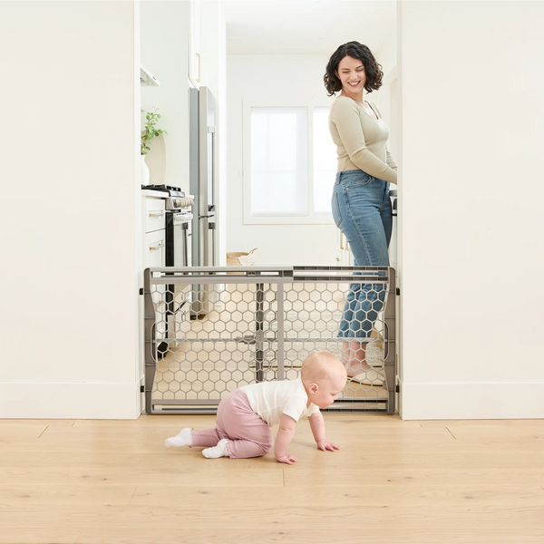 Expandable Plastic Baby Gate | Regalo Baby