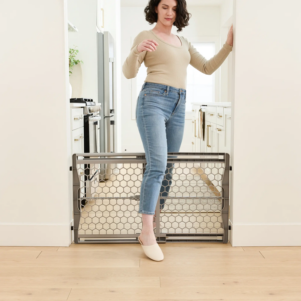 Expandable Plastic Baby Gate | Regalo Baby